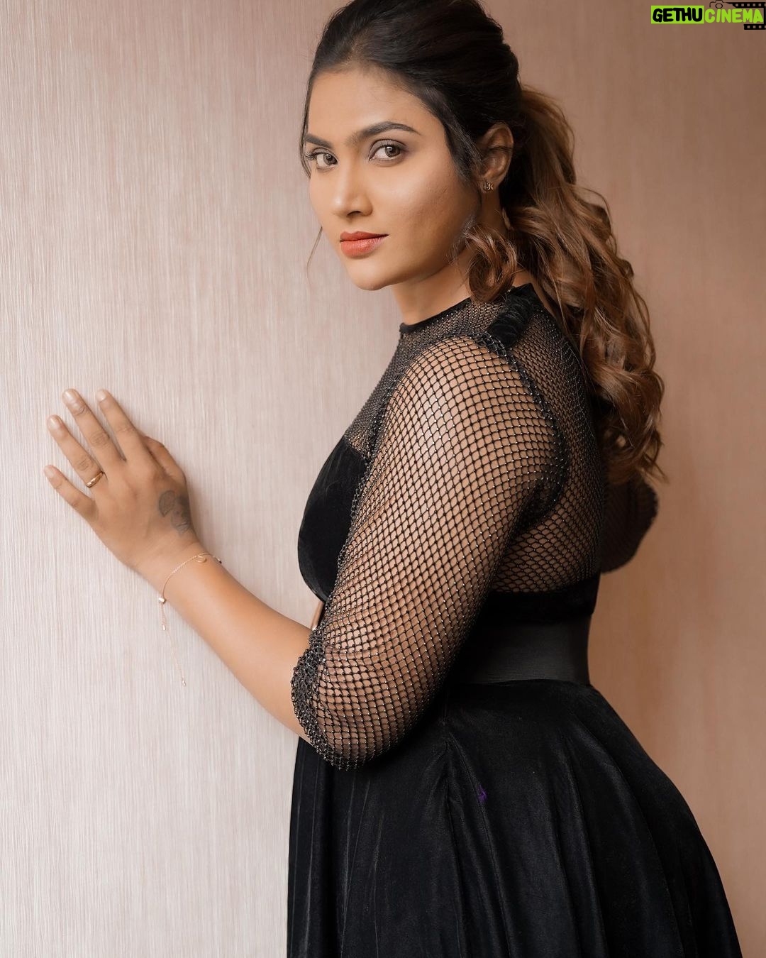 Myna Nandhini Instagram – Dress @deepoo_designers makeup ...