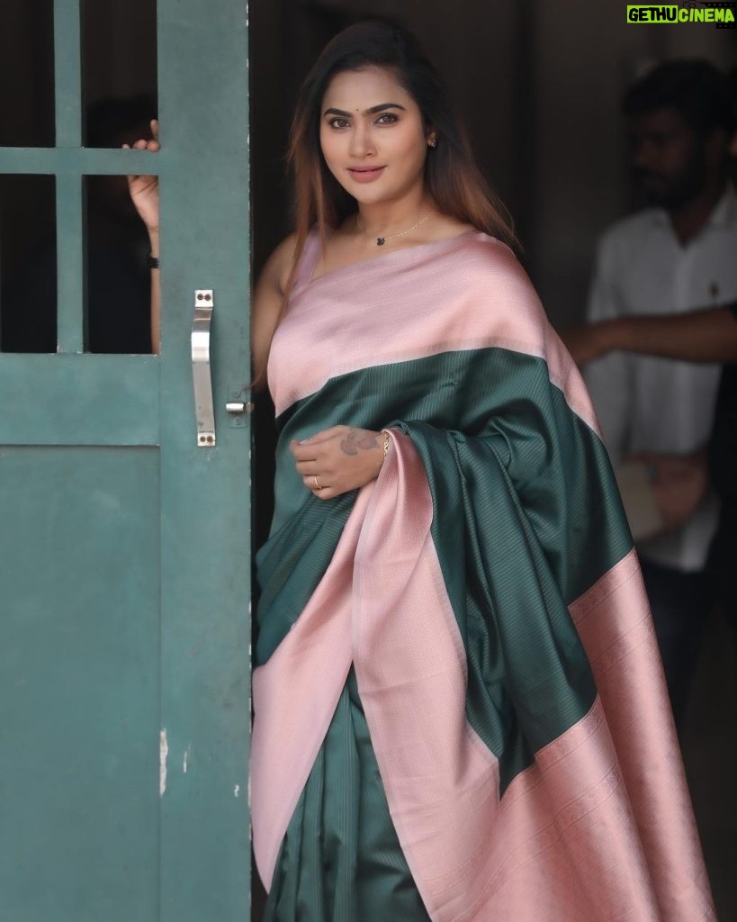 Actress Myna Nandhini HD Instagram Photos and Wallpapers May 2023 ...