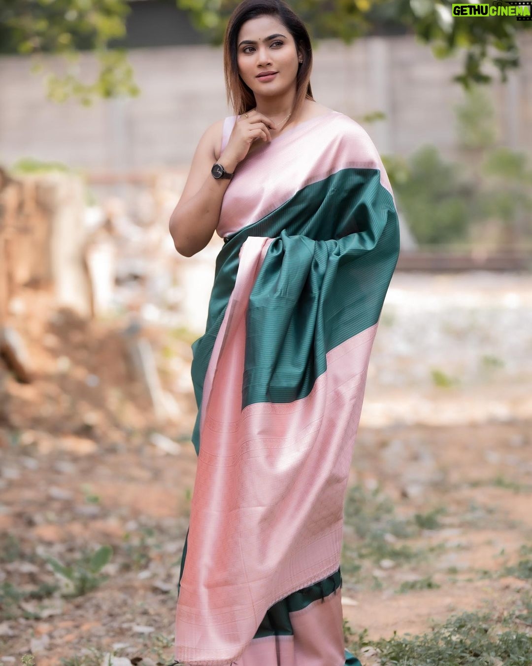 Actress Myna Nandhini HD Instagram Photos and Wallpapers May 2023 ...