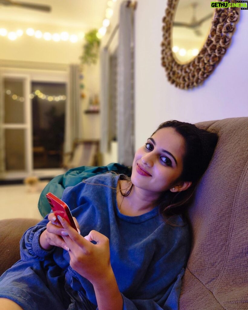 Actress Niveditha Gowda HD Instagram Photos and Wallpapers March 2024 | Gethu Cinema