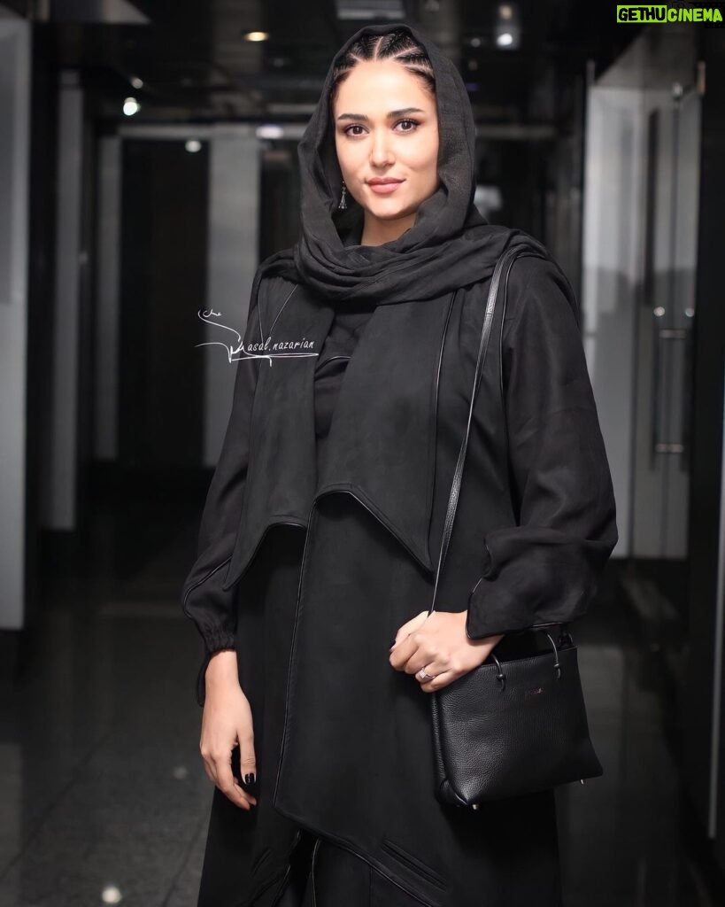 Actress Parinaz Izadyar HD Instagram Photos and Wallpapers March 2022 ...