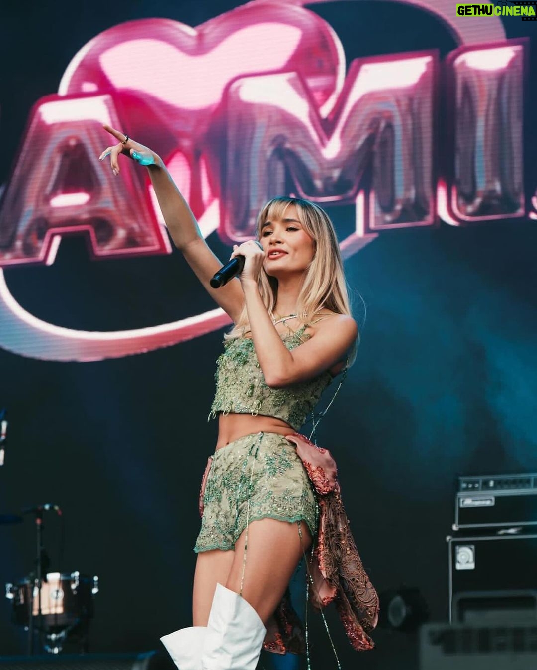 Pia Mia Instagram – unforgettable. thank you @onelovefestival_nz 🤍 | Gethu Cinema