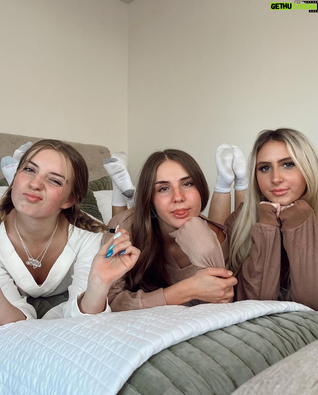 Piper Rockelle Instagram – fall is for friends & comfy pajamas 🍁🍂 ...