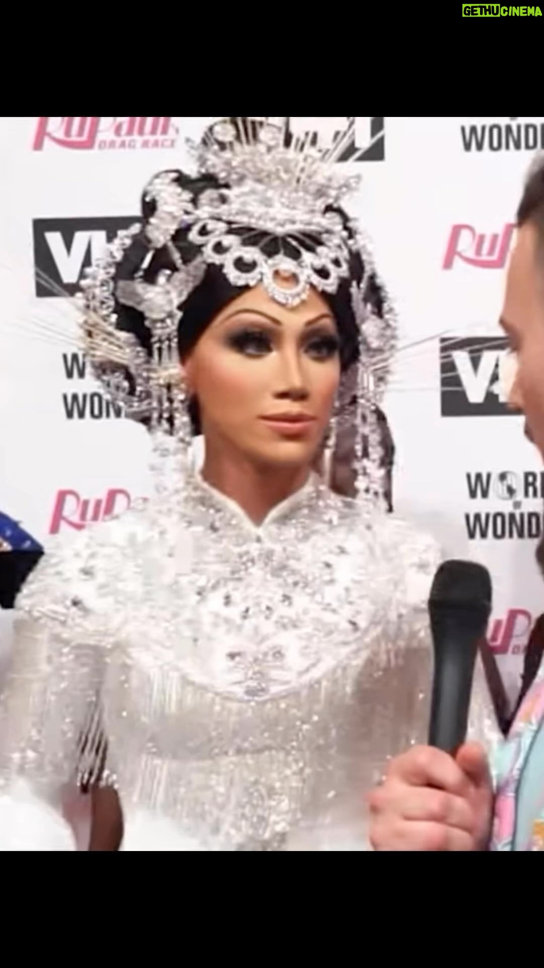 Plastique Tiara Instagram – Mood | Gethu Cinema