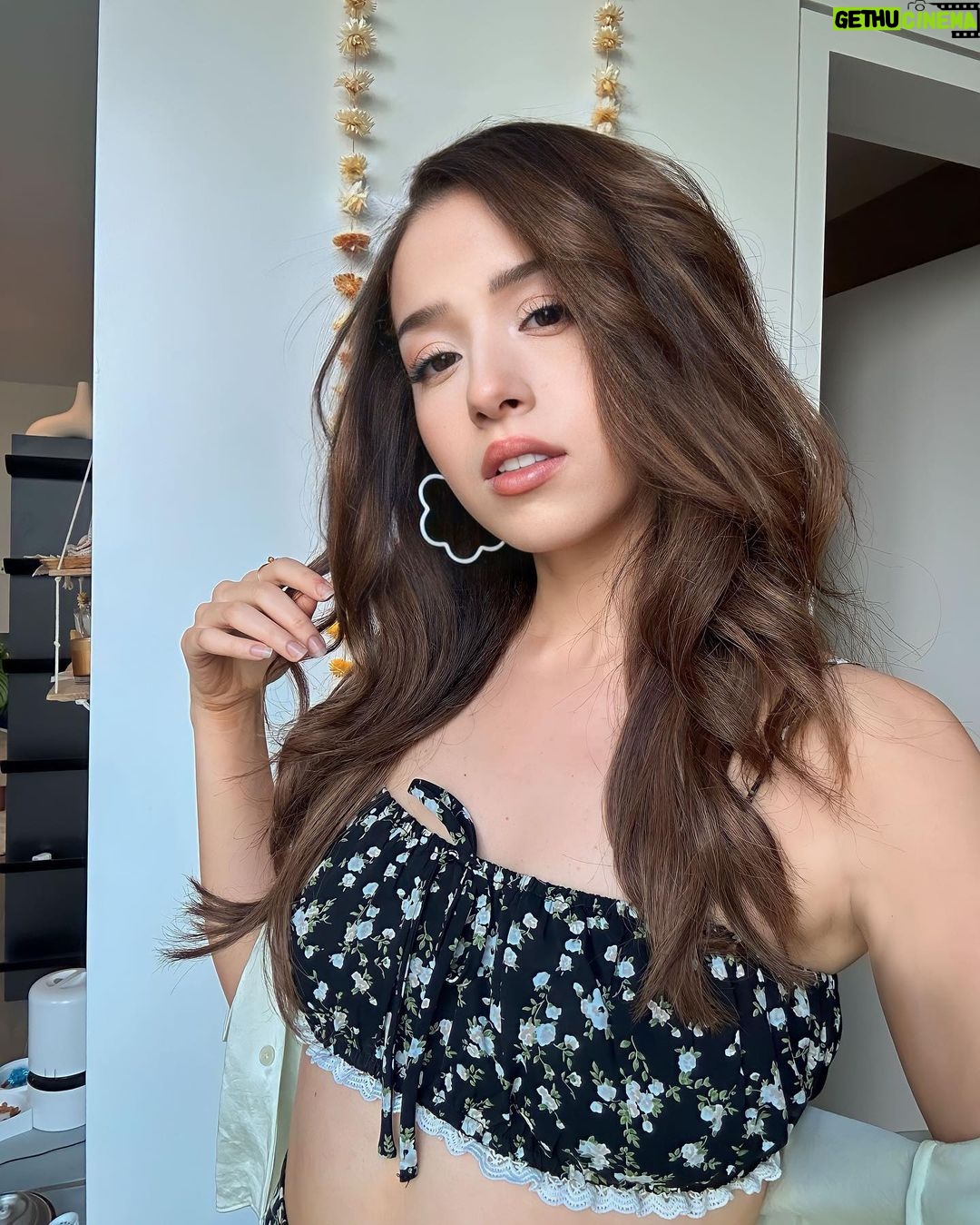 Actress Pokimane HD Instagram Photos and Wallpapers April 2023 | Gethu ...