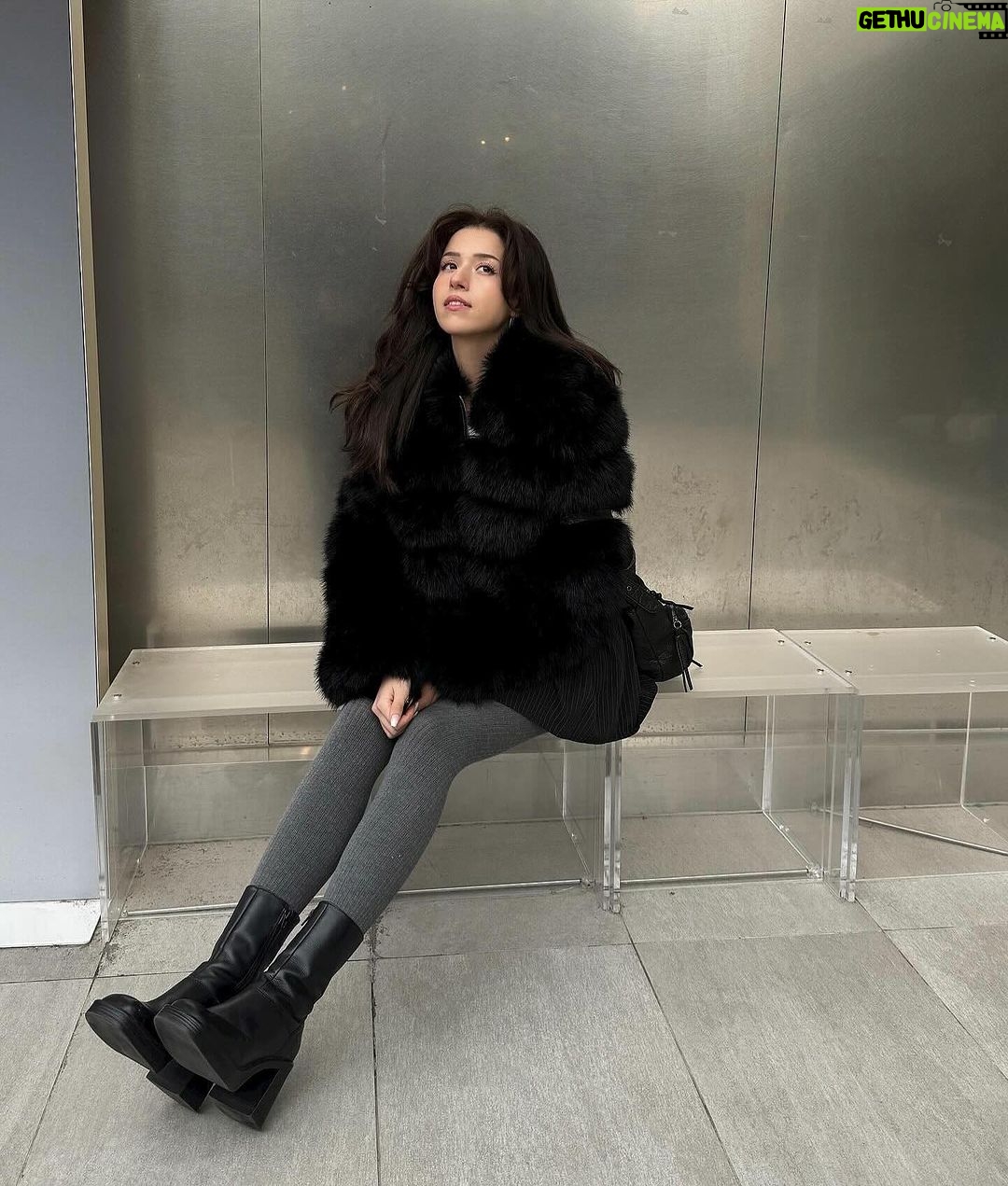 Pokimane Instagram – got a lil makeover in korea 🥹 they gave me a color ...