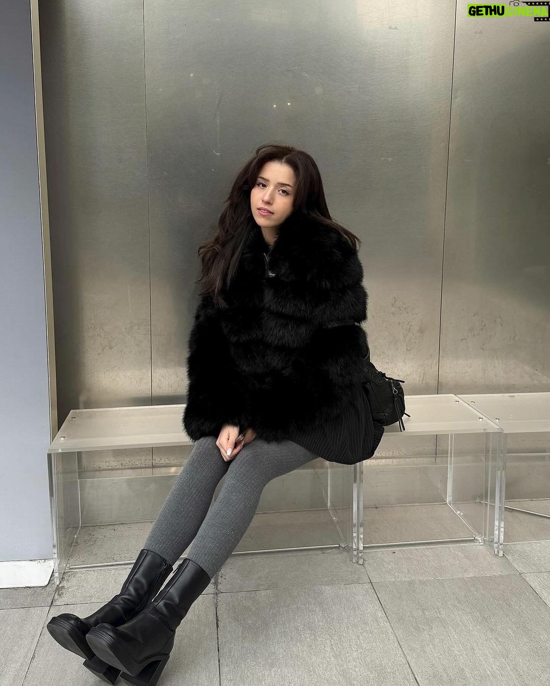 Pokimane Instagram – got a lil makeover in korea 🥹 they gave me a color ...