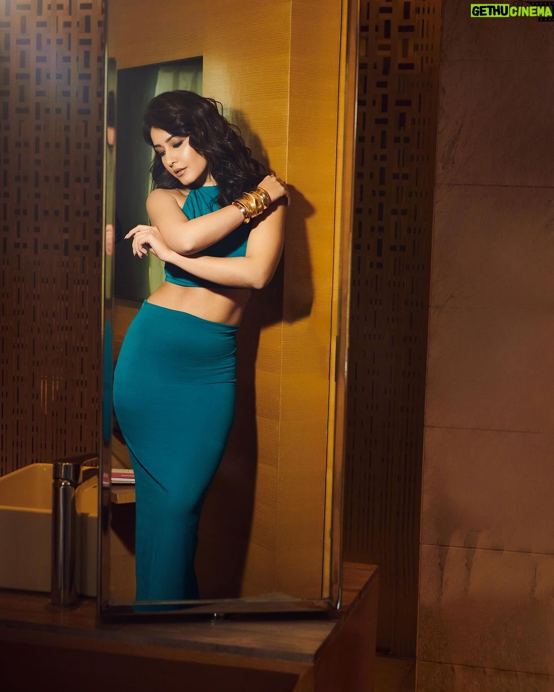 Actress Raashi Khanna HD Instagram Photos and Wallpapers March 2024 ...