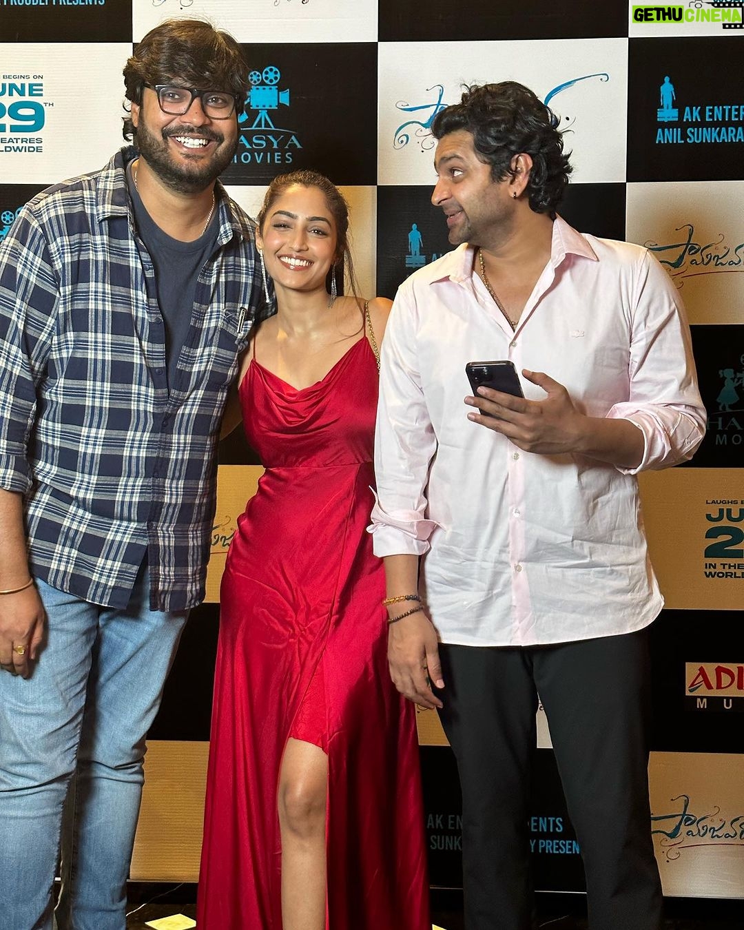 Reba Monica John Instagram – The three Musketeers of Samajavaragamana ...