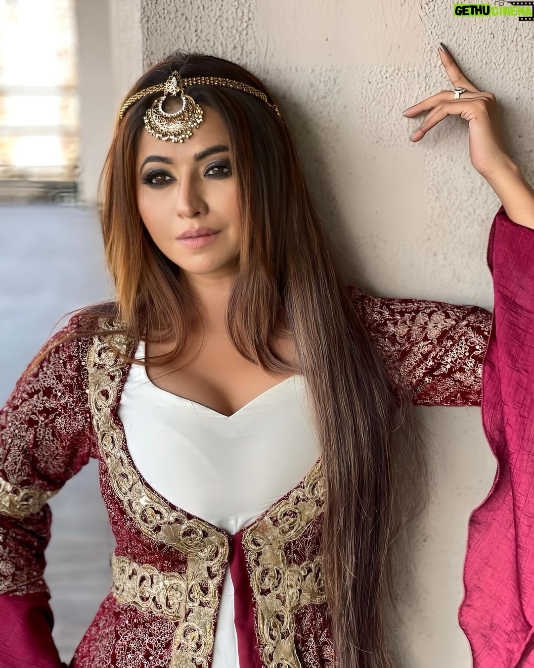 Ridheema Tiwari Instagram Rose In A Desert Vibe 🌹 Created By One