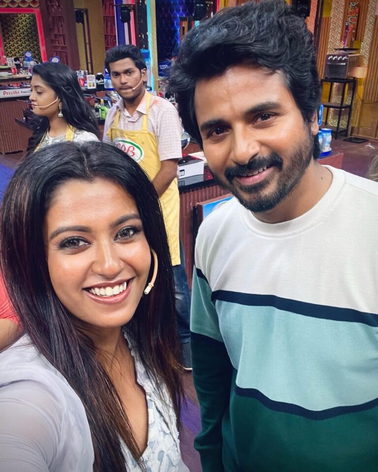 Top 10 Instagram Moments of Roshini Haripriyan