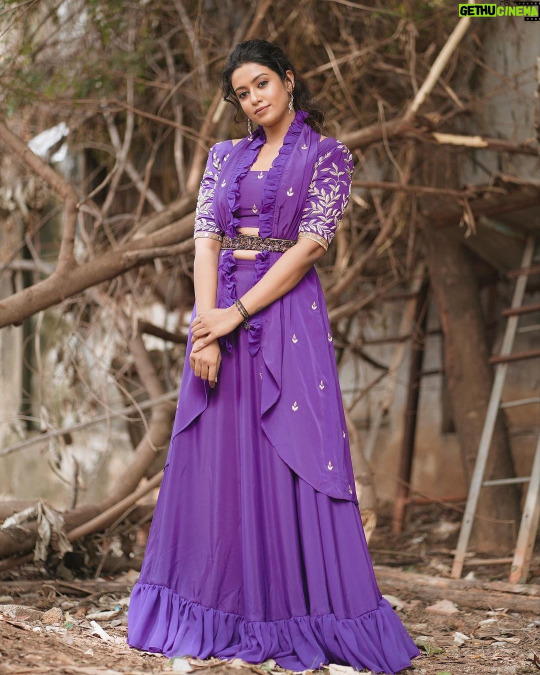 Roshini Haripriyan Instagram – கத்தரி பூ 💜 Styled by @paviiiee_08 ...