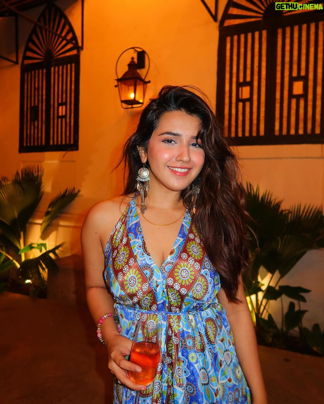 Actress Roshni Walia HD Instagram Photos and Wallpapers February 2024 ...