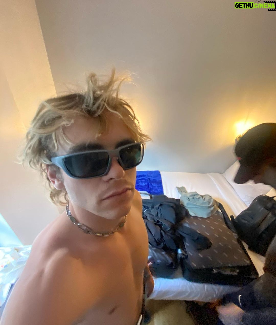 Actor Ross Lynch HD Instagram Photos and Wallpapers December 2023 ...