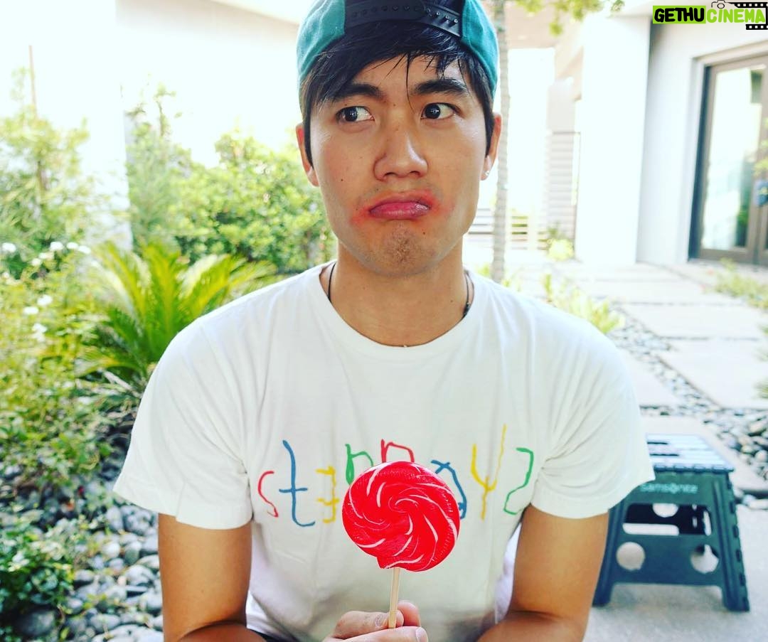 Ryan Higa Instagram – We all know that one kid that no one wants to hug. #stickykids @stepboys ...
