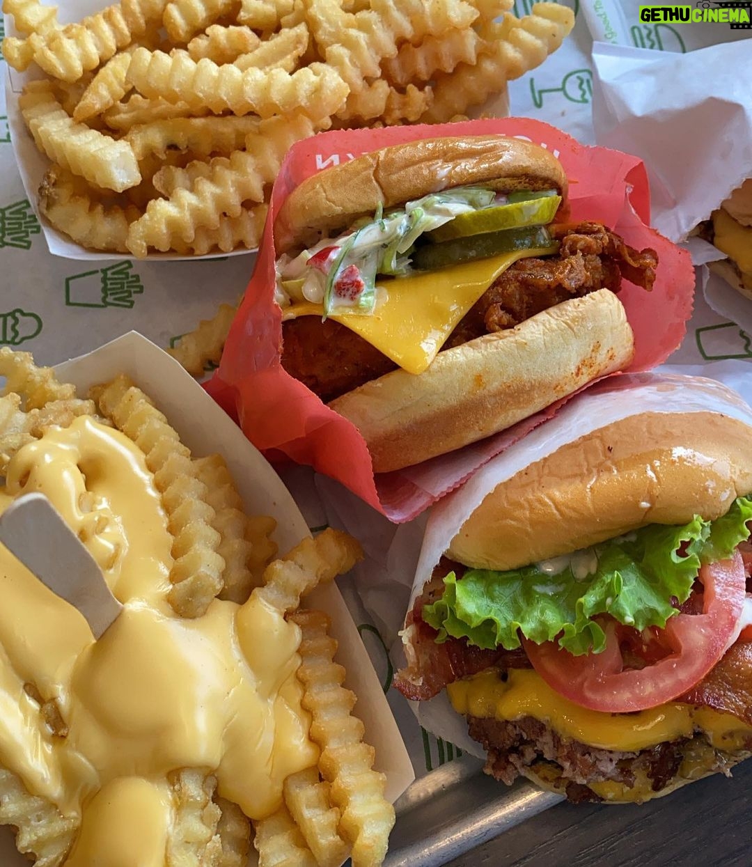 Sabrina Seara Instagram – 🎈 Birthday Boy 🎈 Hoy hicimos todo lo que maxi ...