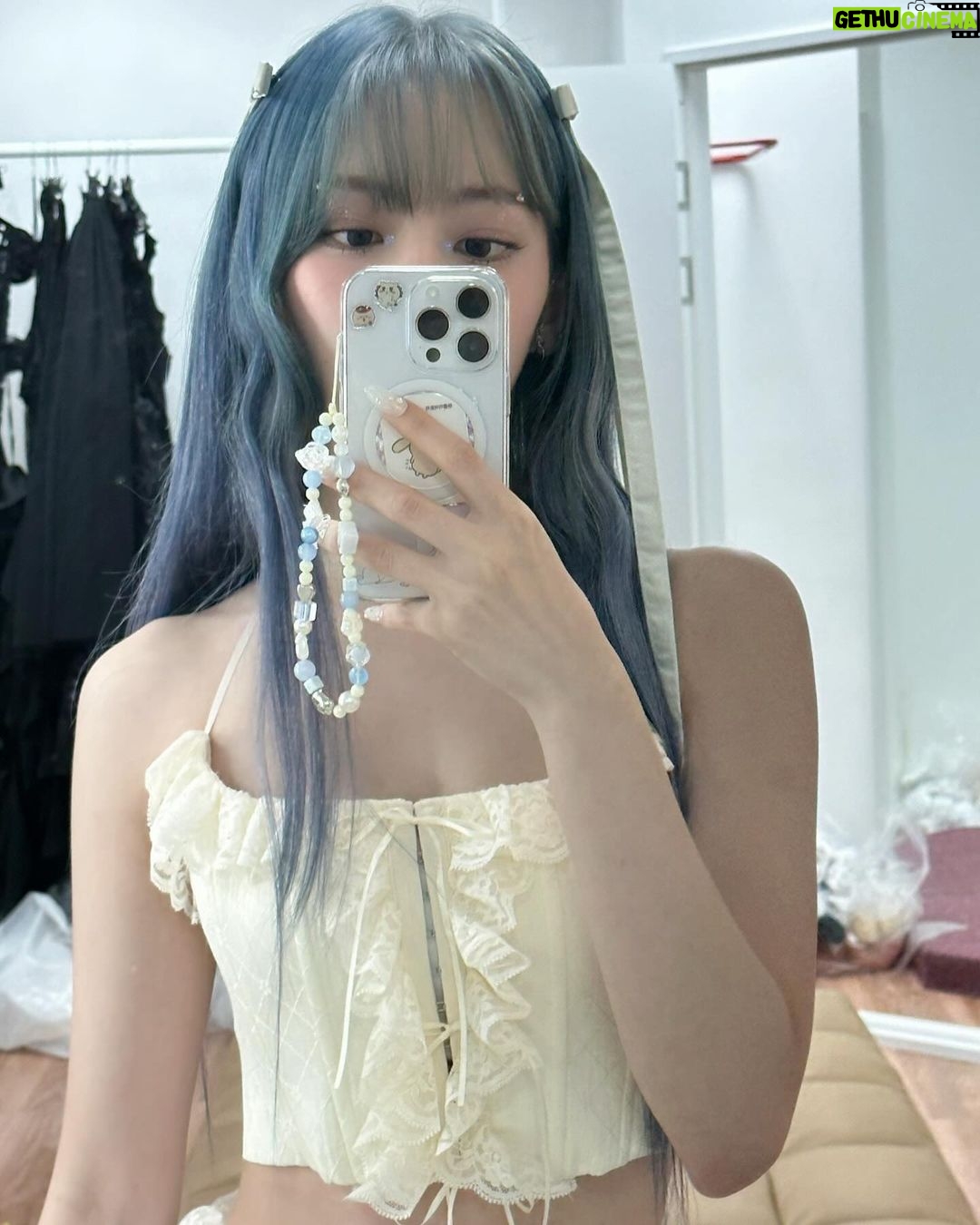 Sakura Miyawaki Instagram – FEATHERLY LOTUS | Gethu Cinema