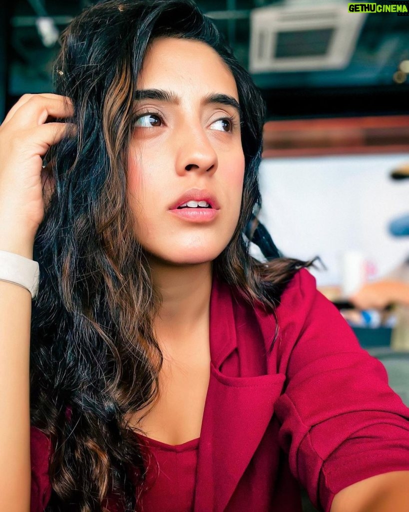 Actress Sameeksha Sud HD Instagram Photos and Wallpapers May 2023 ...