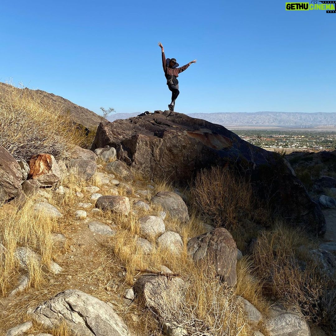 Sanaa Lathan Instagram – Hiking with my Family in this breathtaking ...