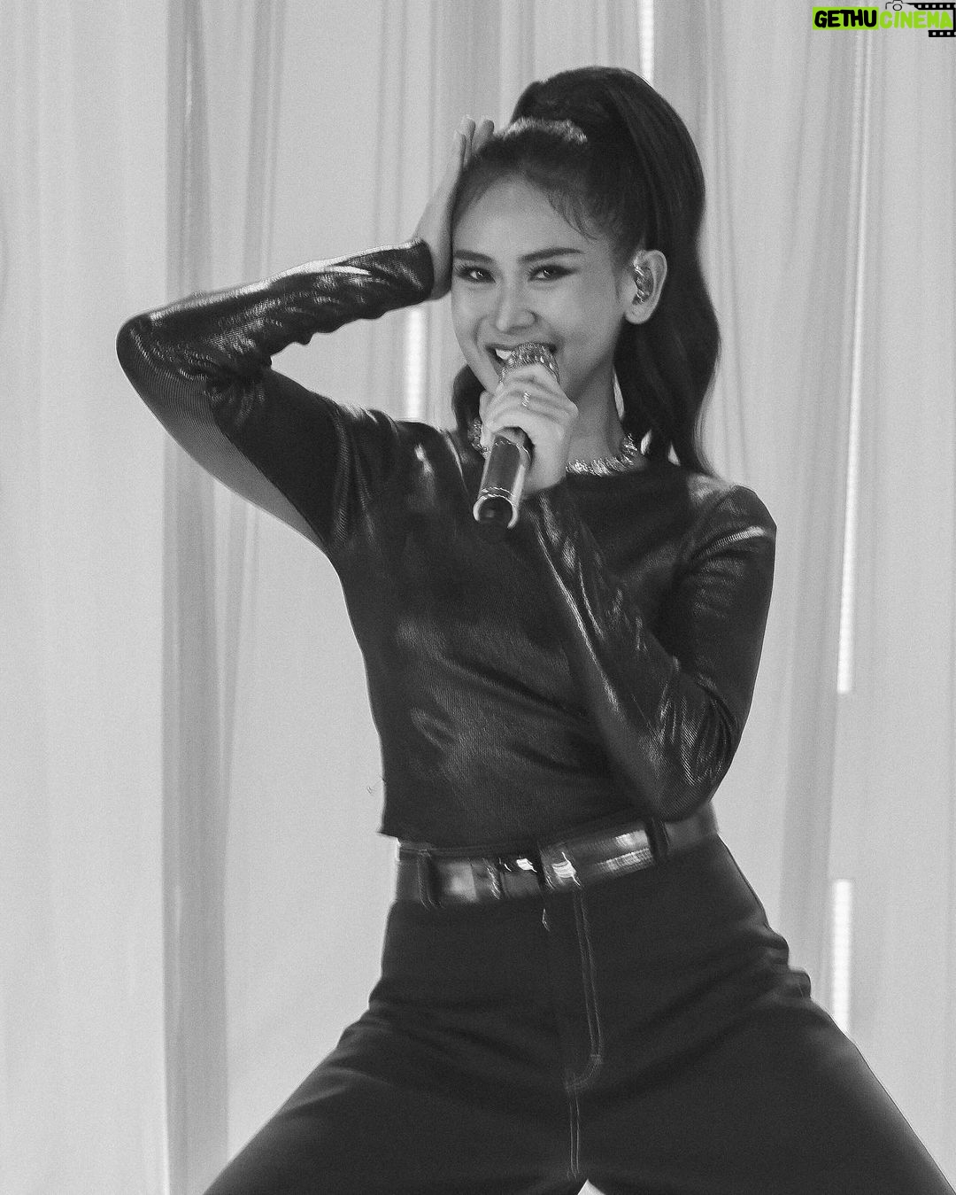 Sarah Geronimo Instagram – Salamat mga ka Lazada! Sa susunod muli🙂 ...