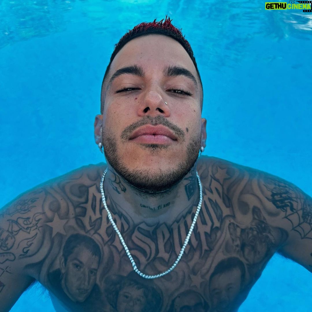 Sfera Ebbasta Instagram – 3 aerei e 1 elicottero in 2 giorni Catania ...
