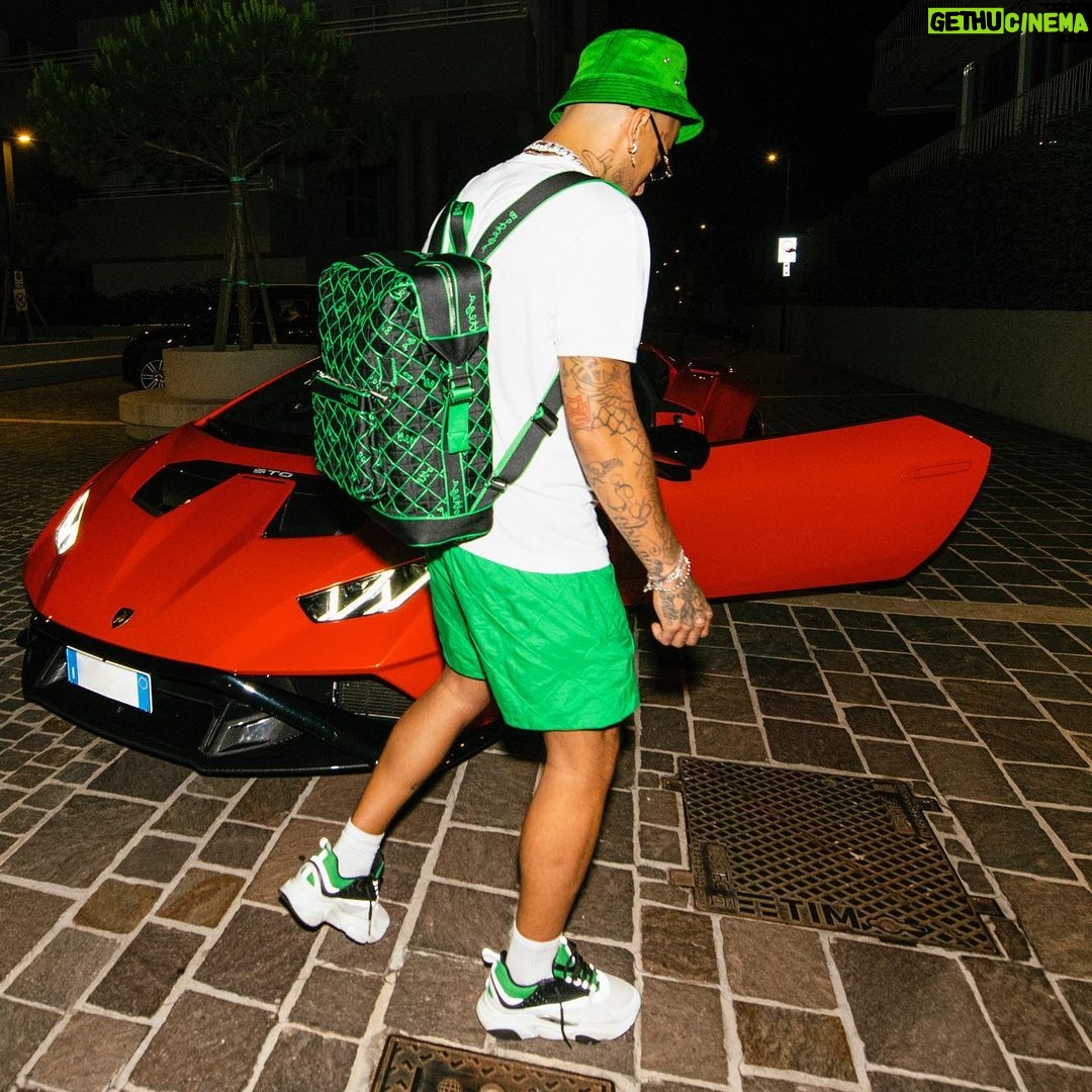 Sfera Ebbasta Instagram – Fai tutto quello che ti hanno detto che non ...