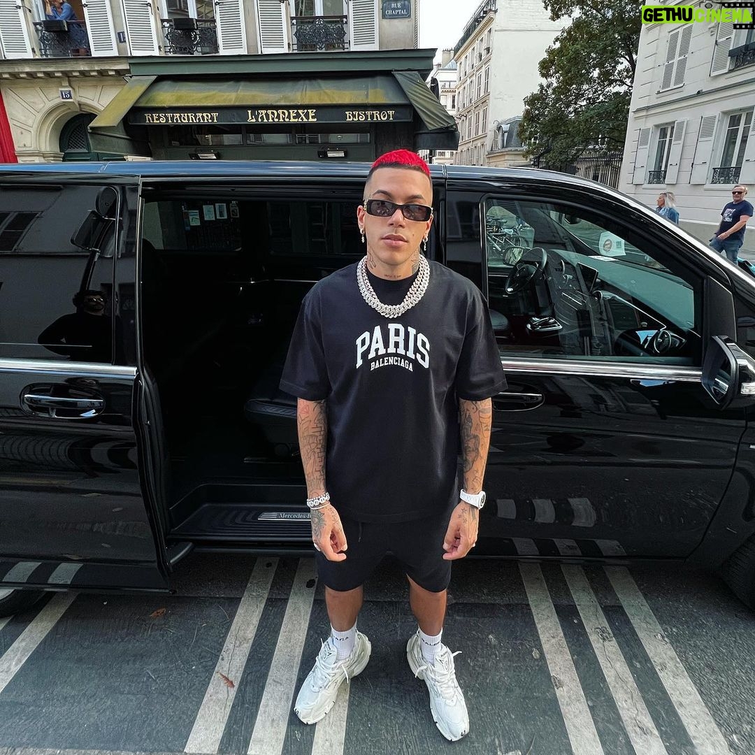 Sfera Ebbasta Instagram – Lei ripete a me, sono persi quelli come voi 🏴 ...