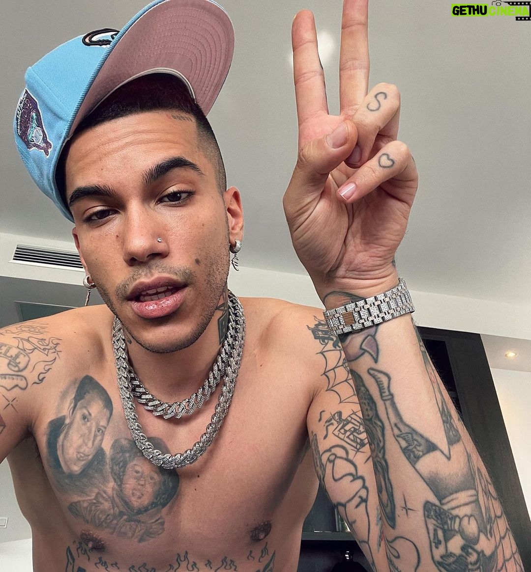 Sfera Ebbasta Instagram – Ti sta ….. 👙🍑 | Gethu Cinema