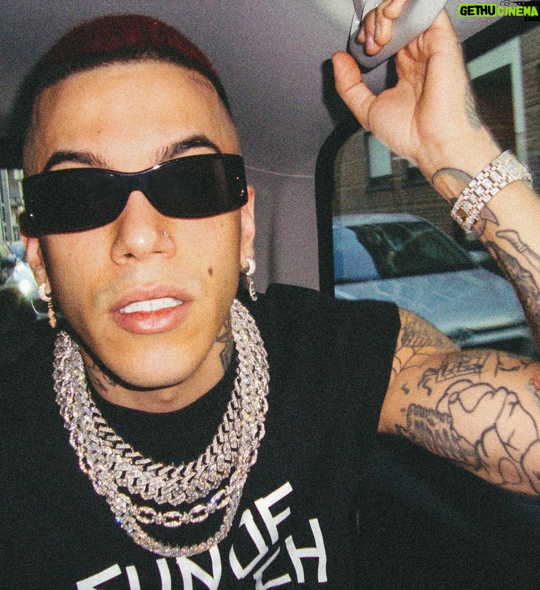 Sfera Ebbasta Instagram – Consumo le suole dietro ad un sogno più ...