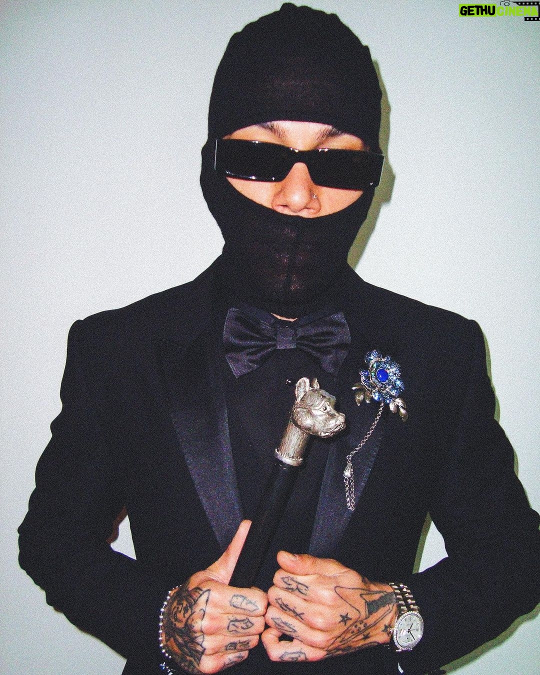 Sfera Ebbasta Instagram – Puoi vincere con noi, o puoi guardarci ...