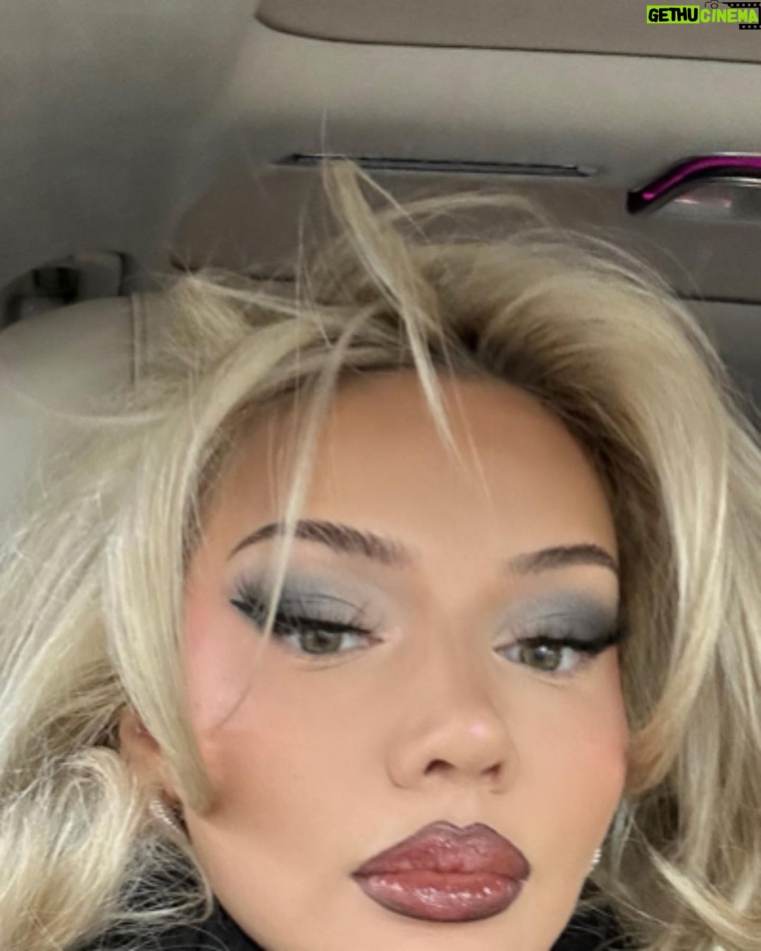 Shirin David Instagram – a week of looks 🎧👩🏼‍💻💅🏼🕷️👚 | Gethu Cinema