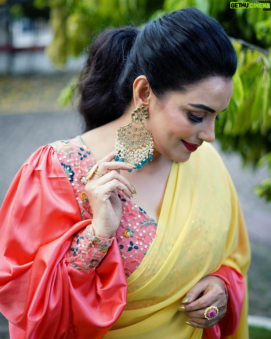 Actress Shweta Menon HD Instagram Photos and Wallpapers January 2024 | Gethu Cinema