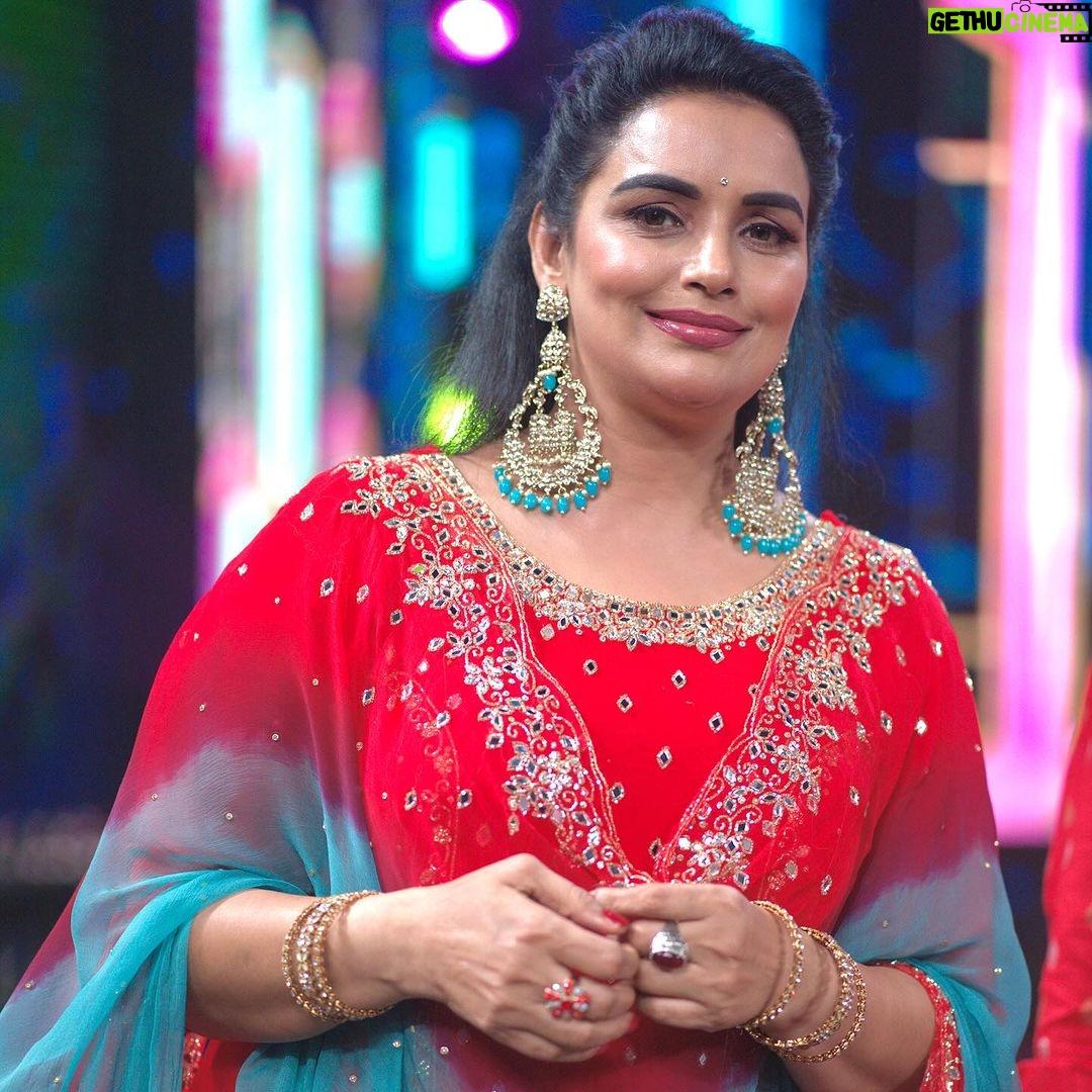 Shweta Menon Instagram – Merry Christmas 🌲 🎅 Stylist : @tharunya_vk ...