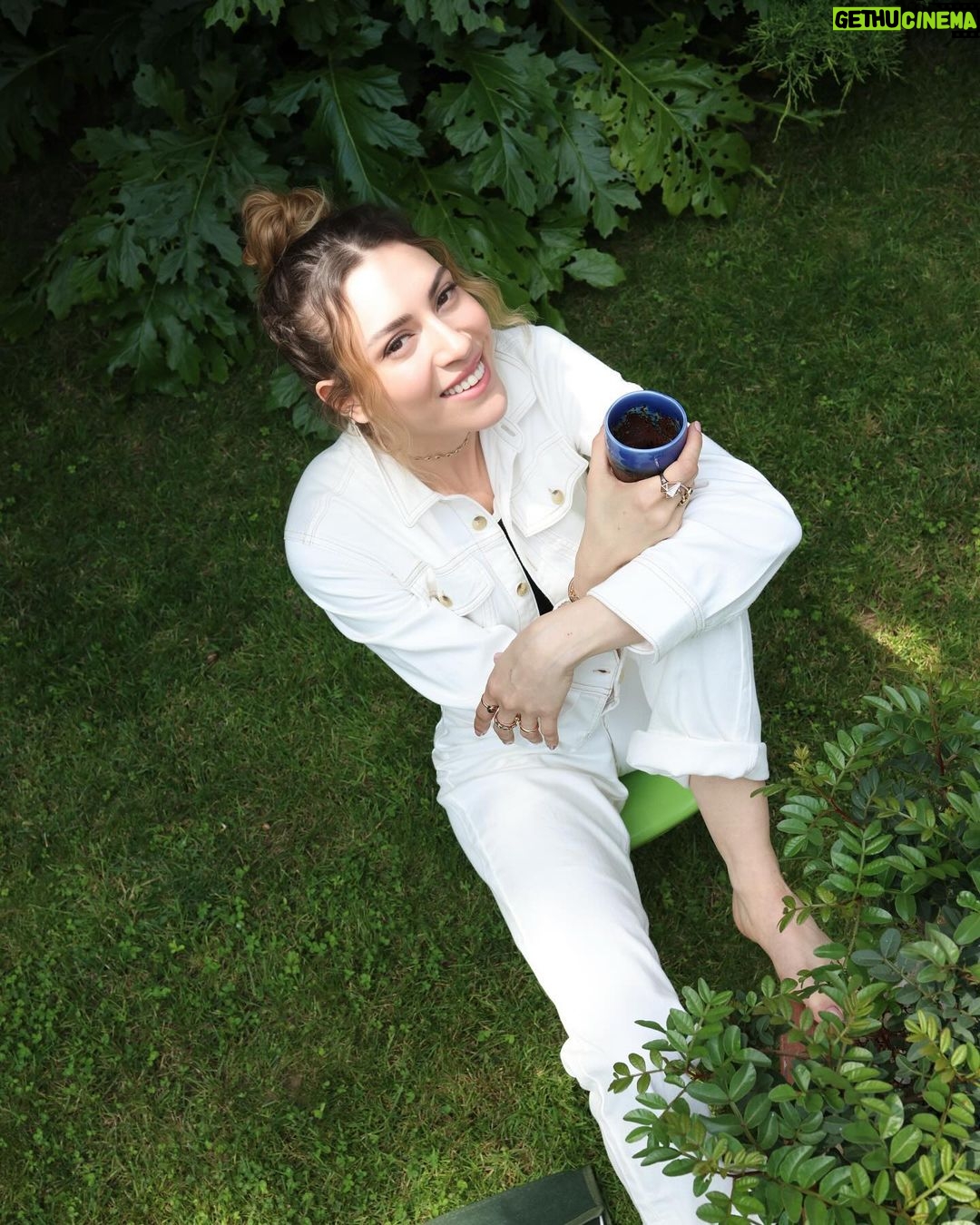 Actress Sinem Kobal HD Instagram Photos and Wallpapers March 2024 | Gethu Cinema