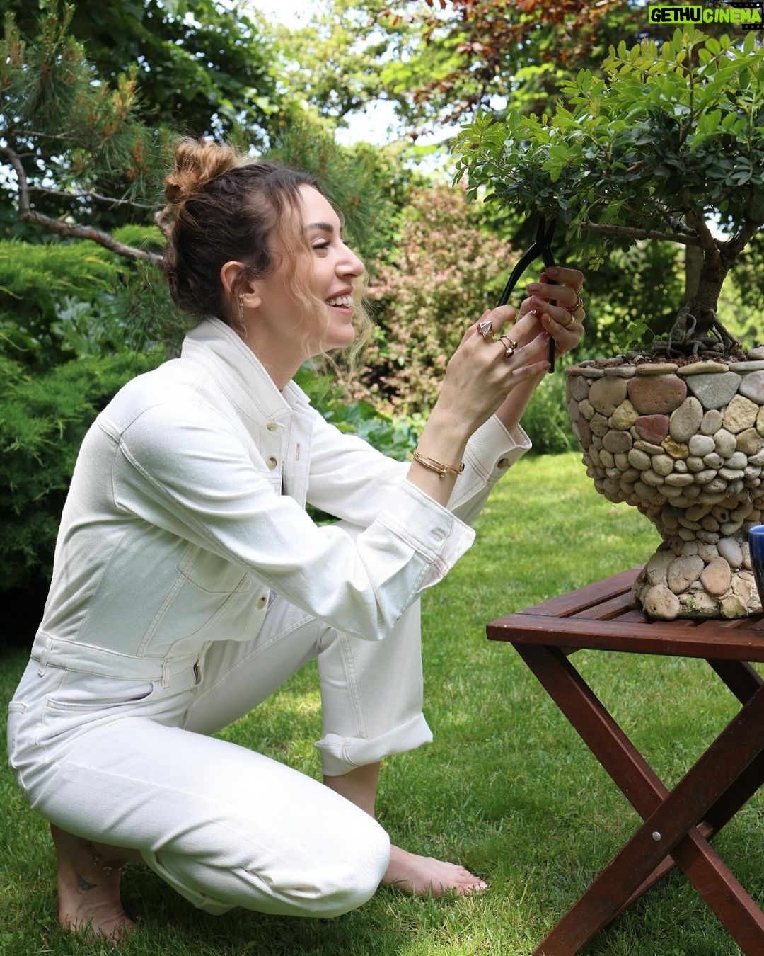 Actress Sinem Kobal HD Instagram Photos and Wallpapers March 2024 | Gethu Cinema