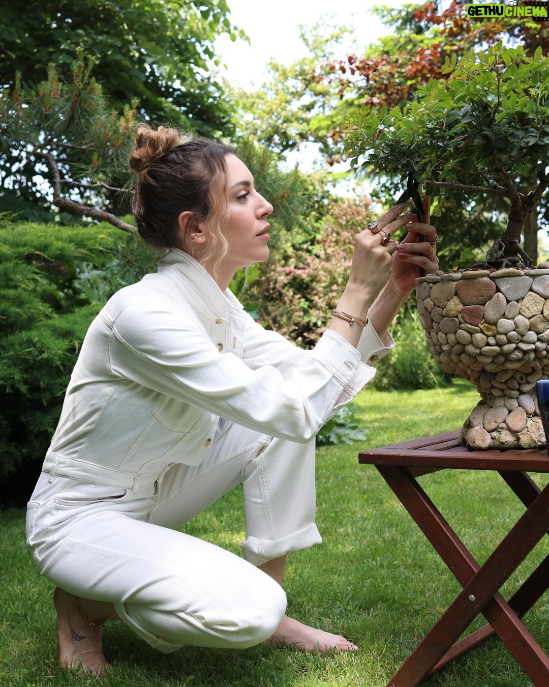 Actress Sinem Kobal HD Instagram Photos and Wallpapers March 2024 | Gethu Cinema