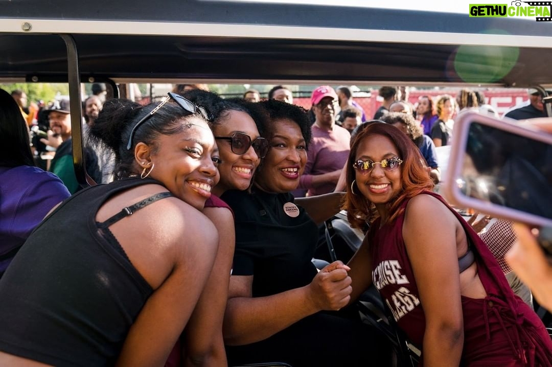 Actress Stacey Abrams HD Instagram Photos and Wallpapers March 2024 ...