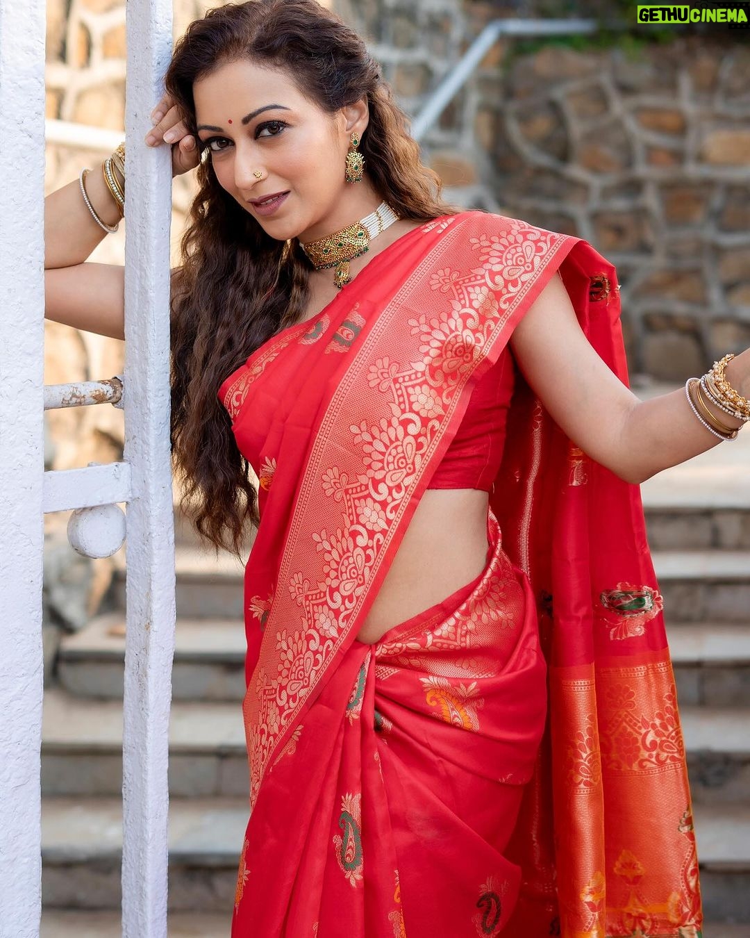 Actress Sunayana Fozdar HD Instagram Photos and Wallpapers June 2024 ...