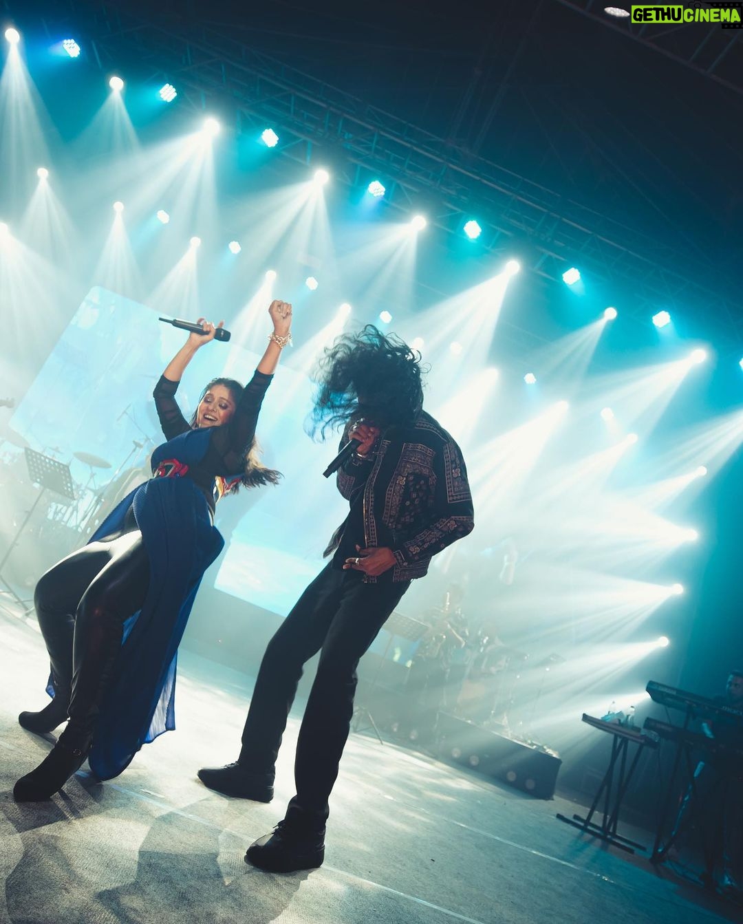 Sunidhi Chauhan Instagram – ️ ️ ️ #giglife #bestlife @dvk.thebeatboxer ...