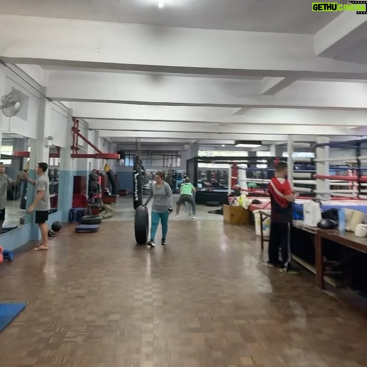 Sunshine Cruz Instagram – Sweating the chicharon bulaklak, chicken skin ...