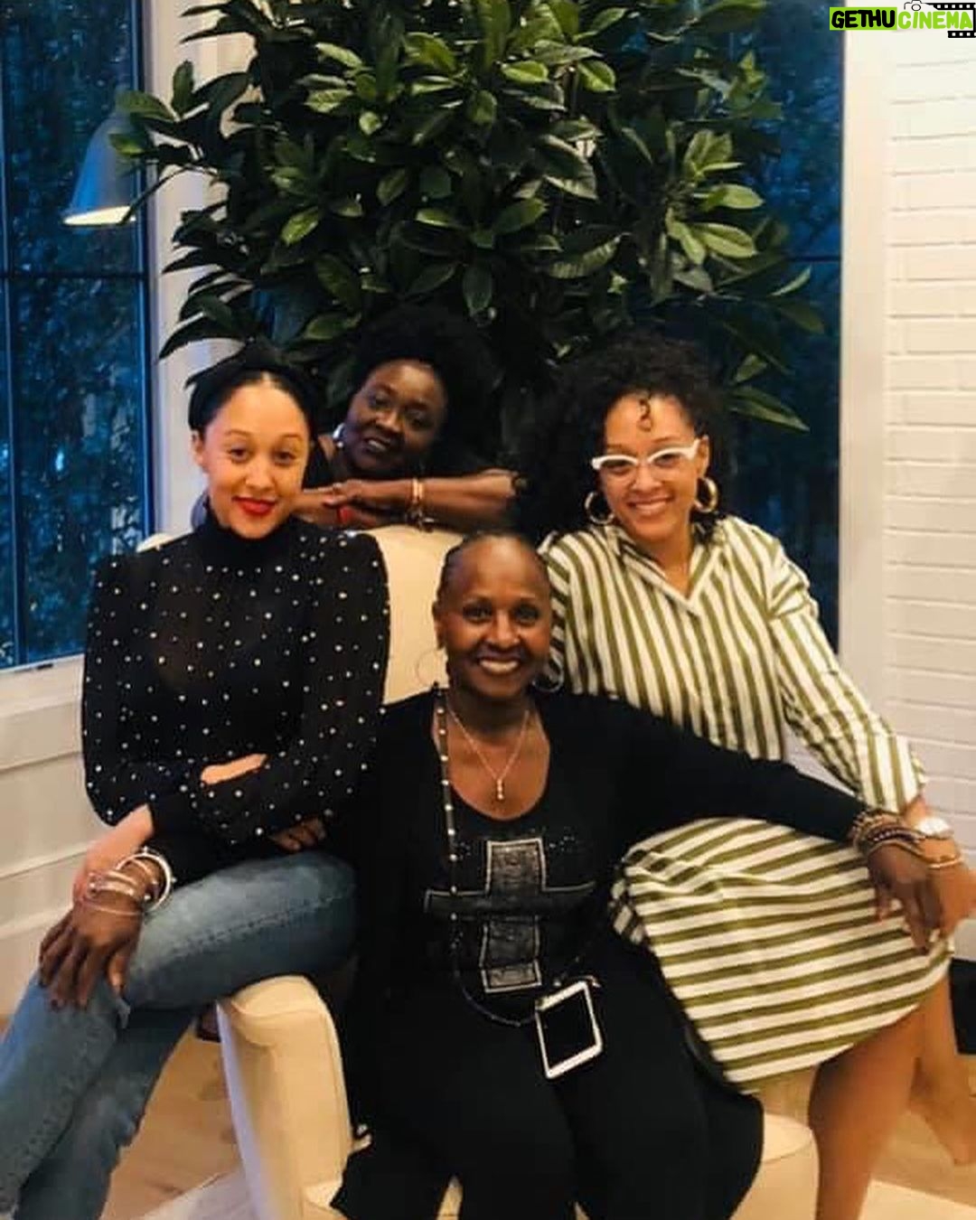 Tamera Mowry-Housley Instagram – Auntie…still can’t believe I’m writing ...