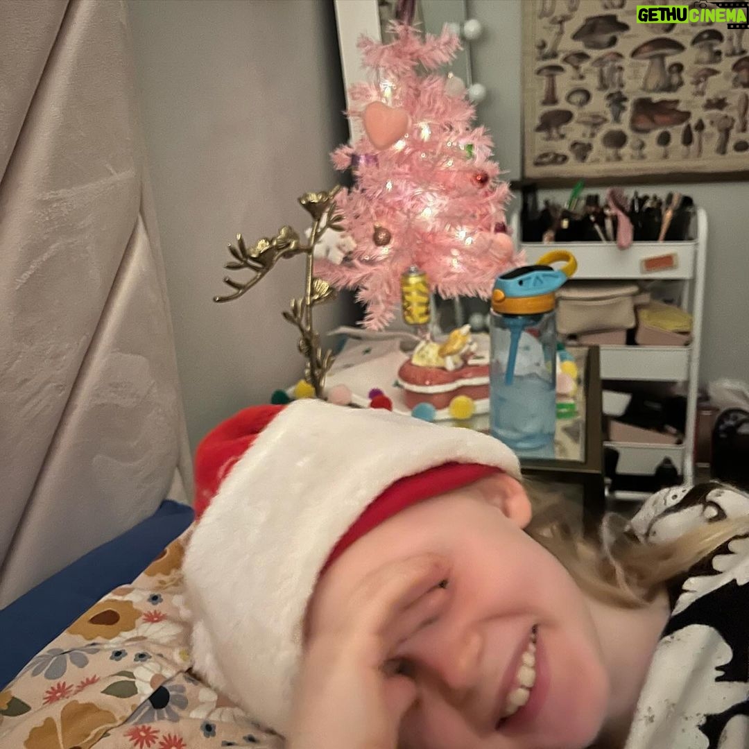 Tess Holliday Instagram – LAX – Los Angeles International Airport ...