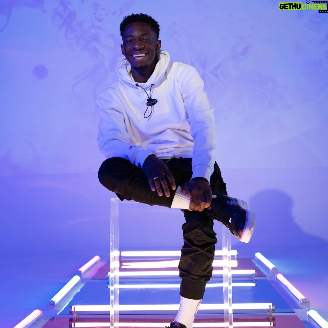 Tobi Brown Instagram – Thanks for the ️ everyone. Back soon 🙏🏿 New ...