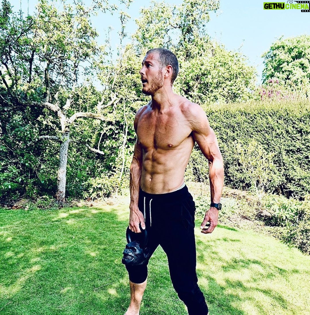 Tom Hopper Instagram – #workoutwednesday All the 7’s! This is such a ...