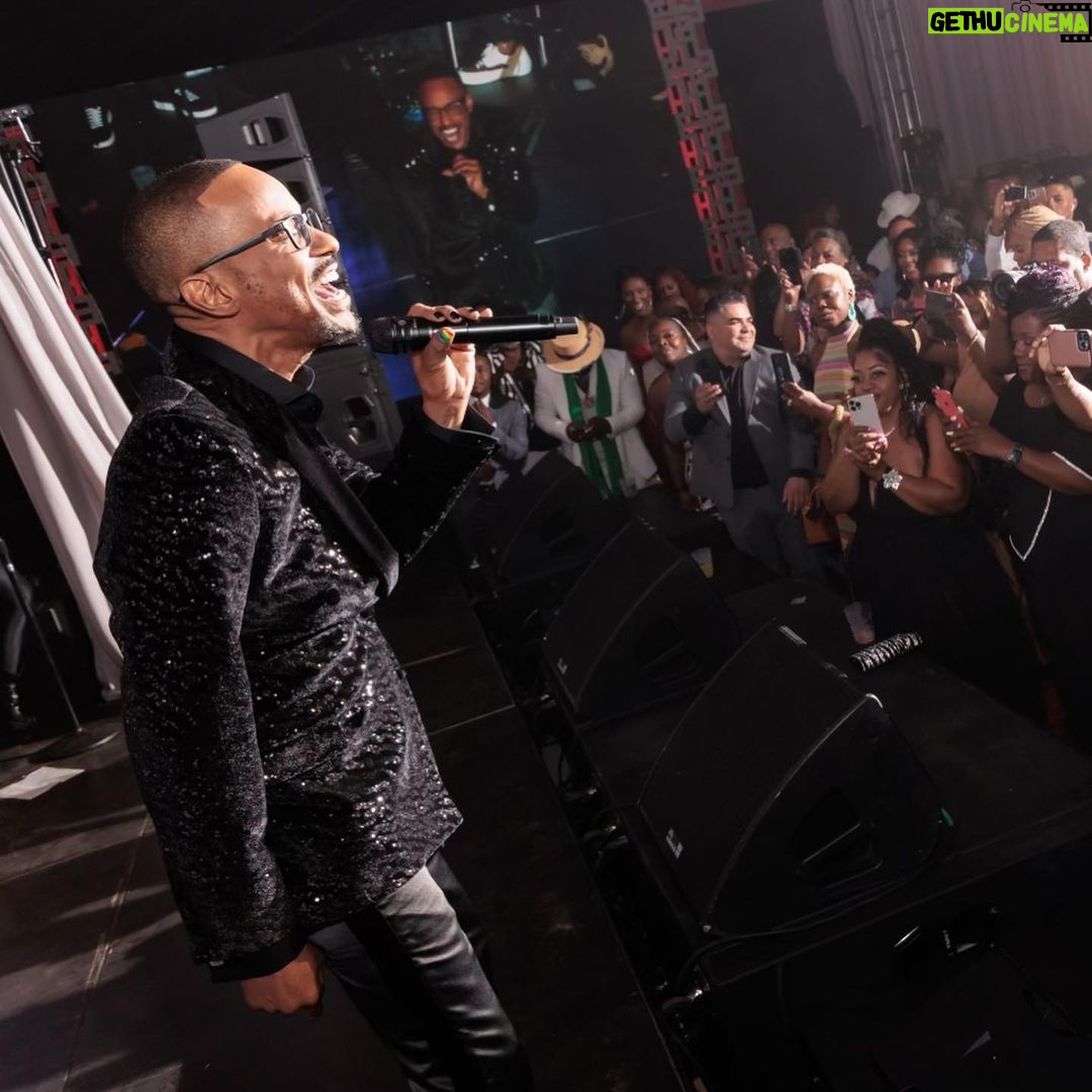 Tyler Perry Instagram – WHAT A NIGHT! Celebrating my cast and crew. (1 ...