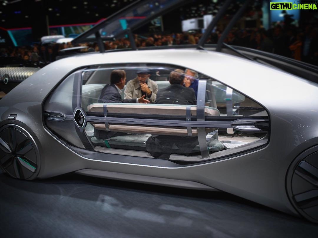Vincent Cassel Instagram – The futur is now #EZultimo @renault_france 📸 ...