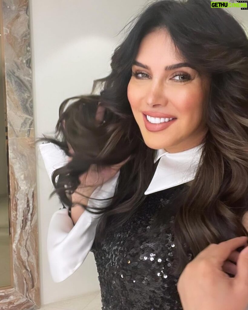 Actress Zahra Arafat HD Instagram Photos and Wallpapers January 2024 ...