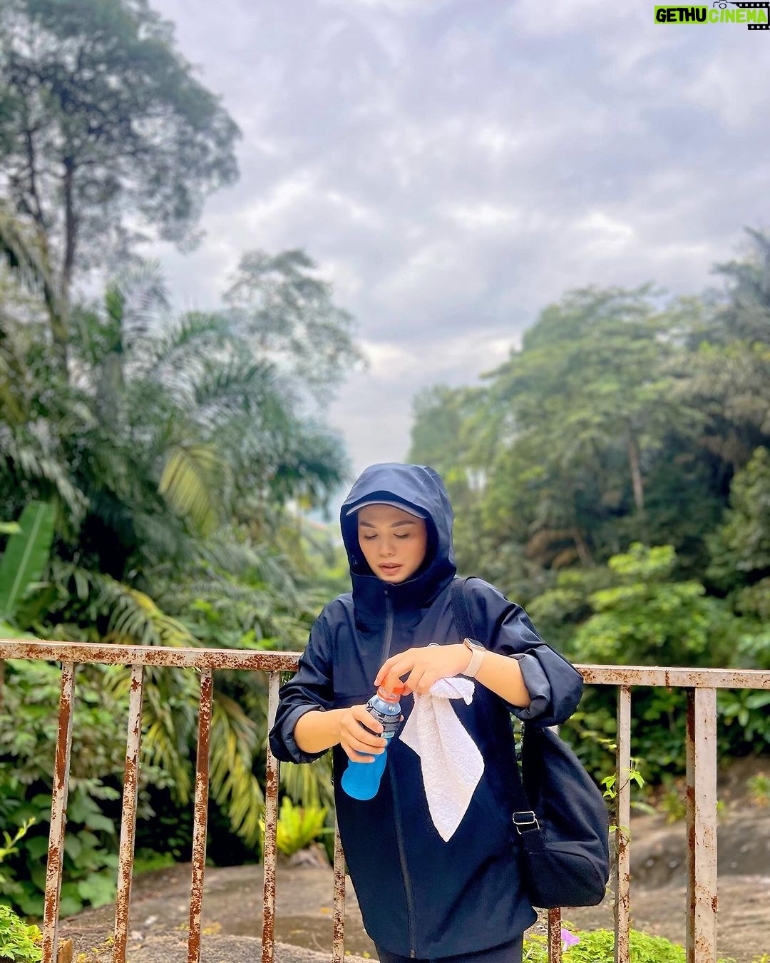 Zulin Aziz Instagram – Terpaling Hiking ⛰️ Forest trail taman tugu ...