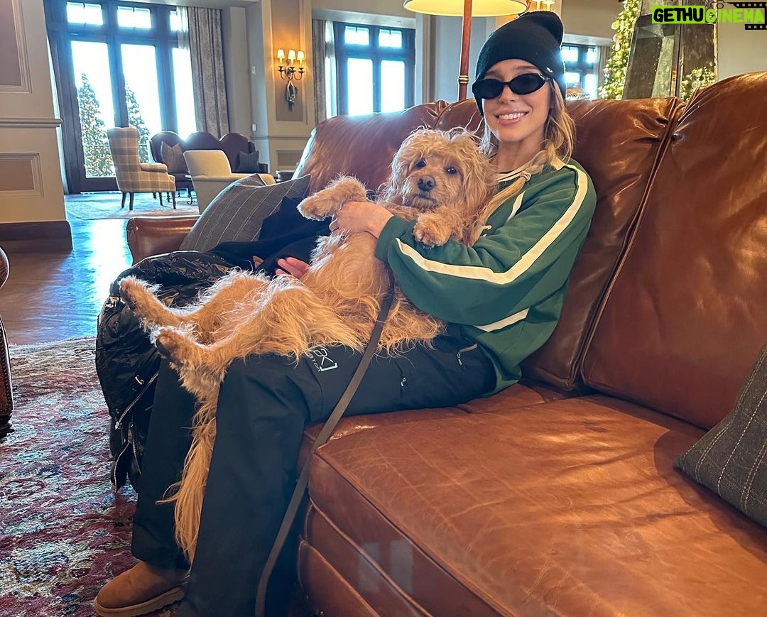 Alexandra Cooper Instagram – never leaving | Gethu Cinema