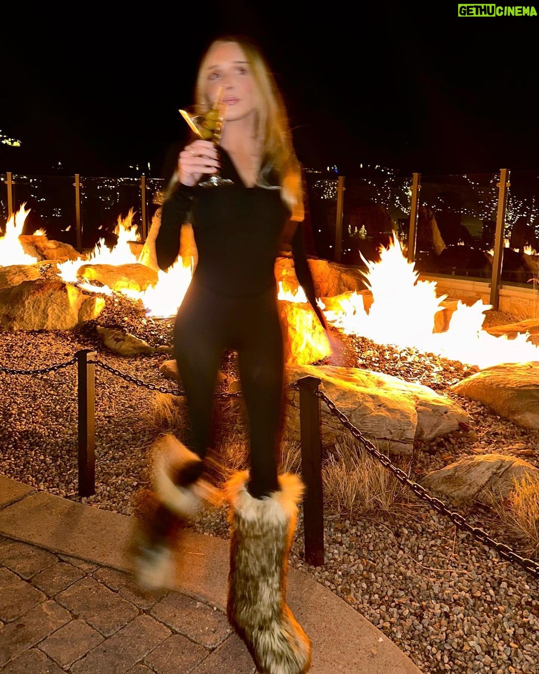 Alexandra Cooper Instagram – 🍸 ️🔥 | Gethu Cinema